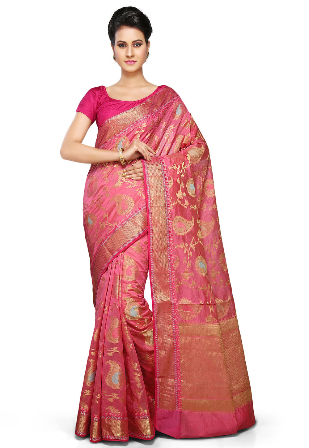 Indian Sari - Its Background, Varieties, Relevance in Indian Fashion ...
